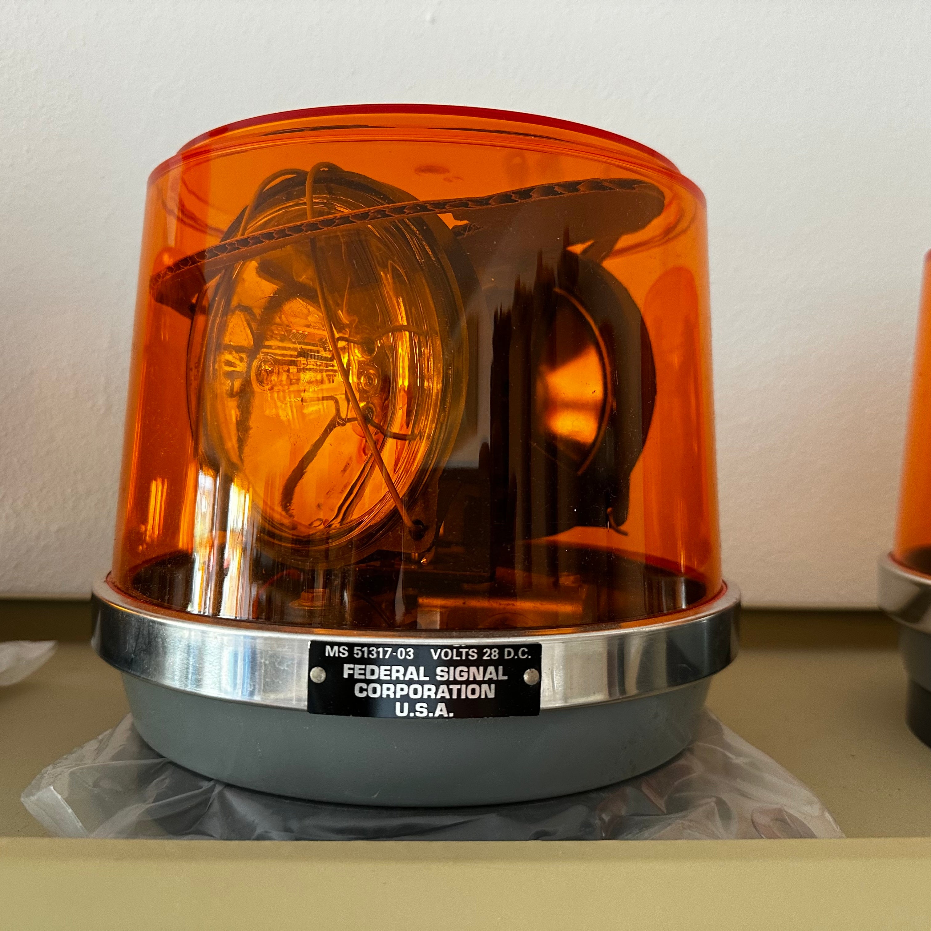 M-Series NOS Us Army FEDERAL MODEL SB14 24V Warning Amber Beacon Light ...